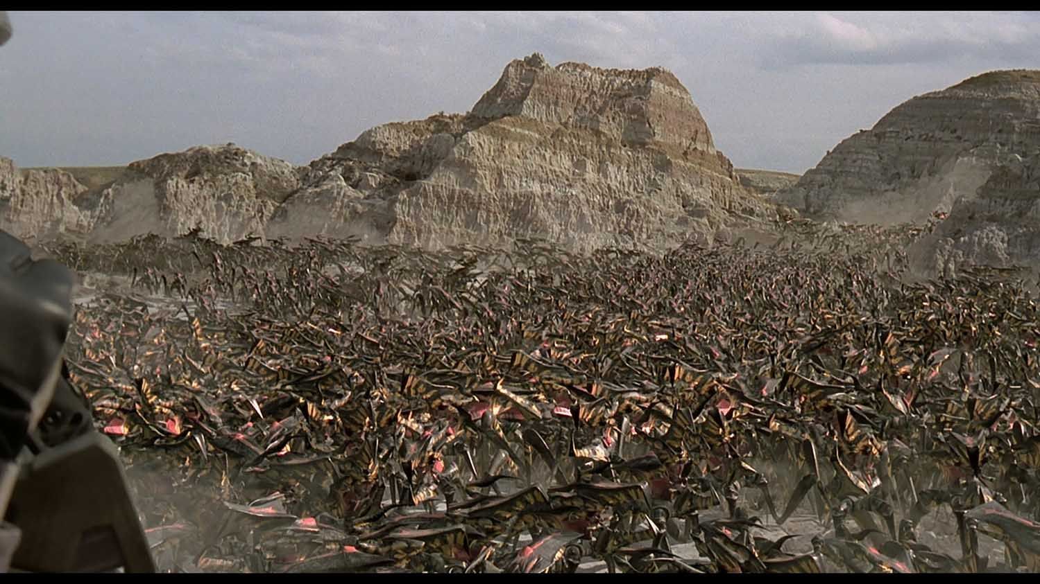 25 Awesome Starship Troopers Secrets That Bug Us To No End