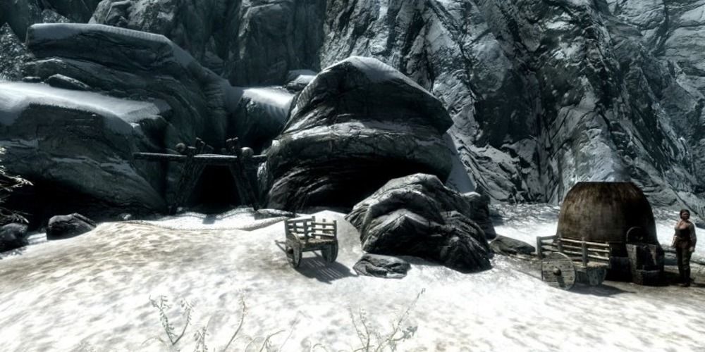 Skyrim Dawnstar Guide: Merchants, Loot, Quests, And More