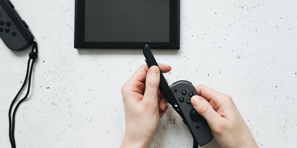 A Guide To Charging Nintendo Switch Controllers